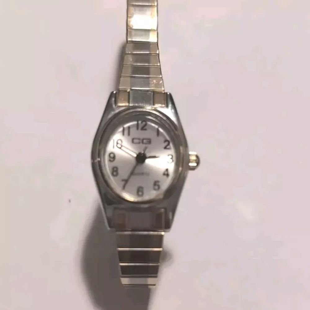 Women's Wristwatch From Cg Powered By Quartz - Gem